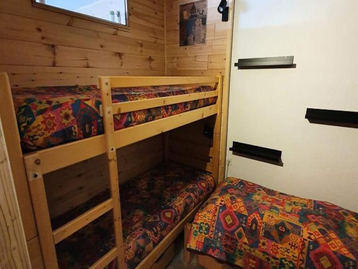 Furnished 2-bedroom apartments for rent in Vars